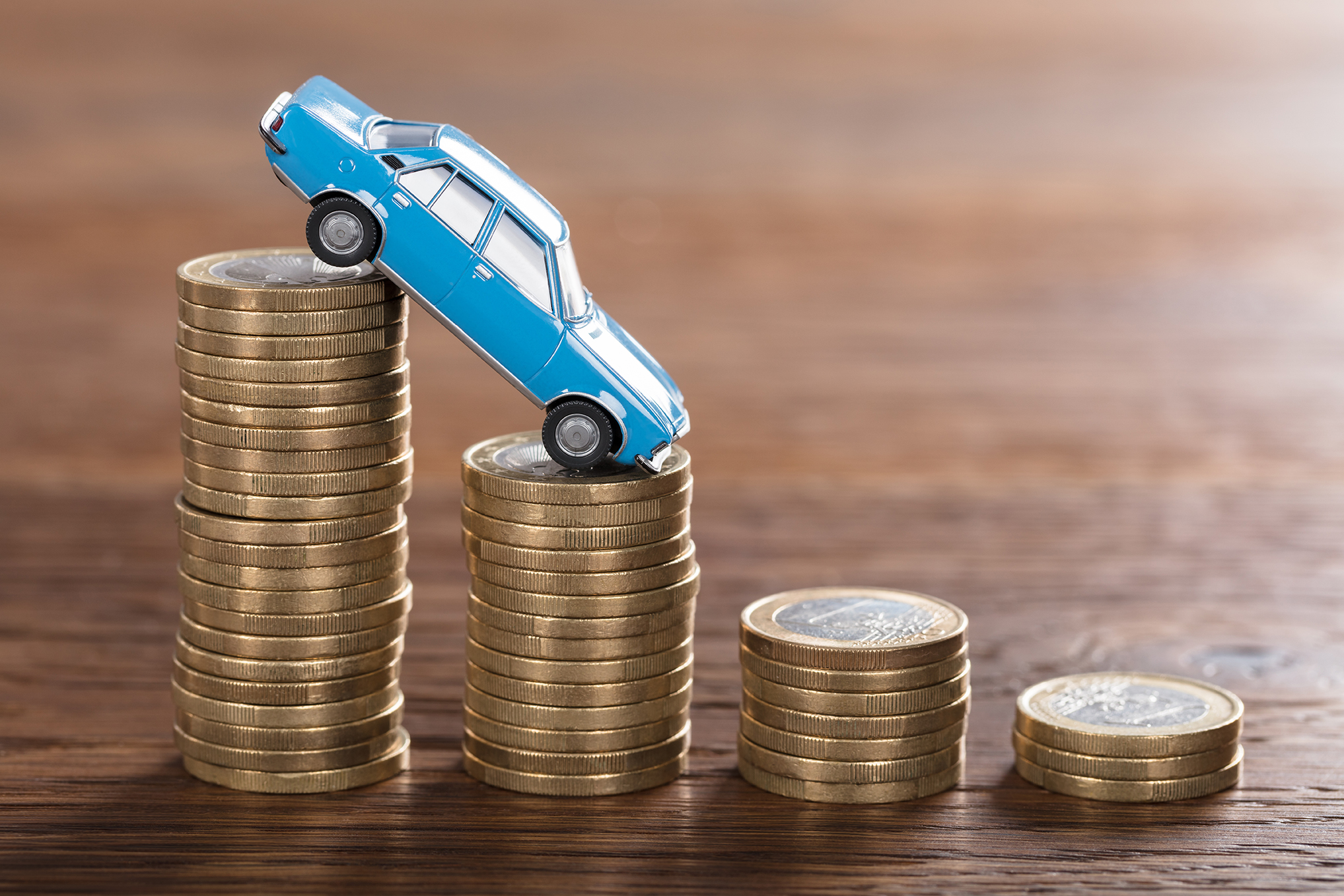 Why Car Dealers Face Plummeting Vehicle Values? | Plan Insurance